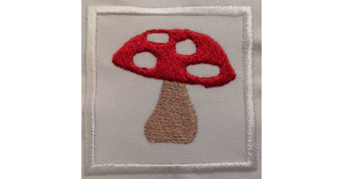 Gomba ovis jel (Felvarrható, hímzett ovis jel) 3x3 cm