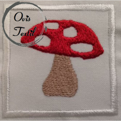 Gomba ovis jel (Felvarrható, hímzett ovis jel) 3x3 cm
